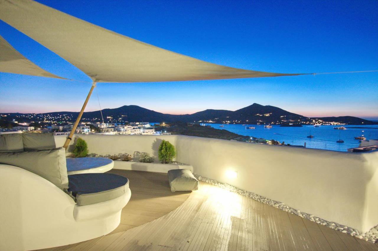 In insula Paros recomandam 9 destinatii de vacanta