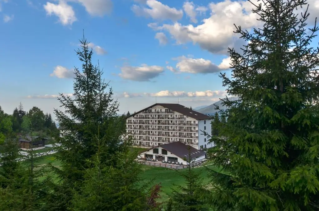 La Complex Cheile Grădiștei Fundata ai natură, relaxare și priveliști ...